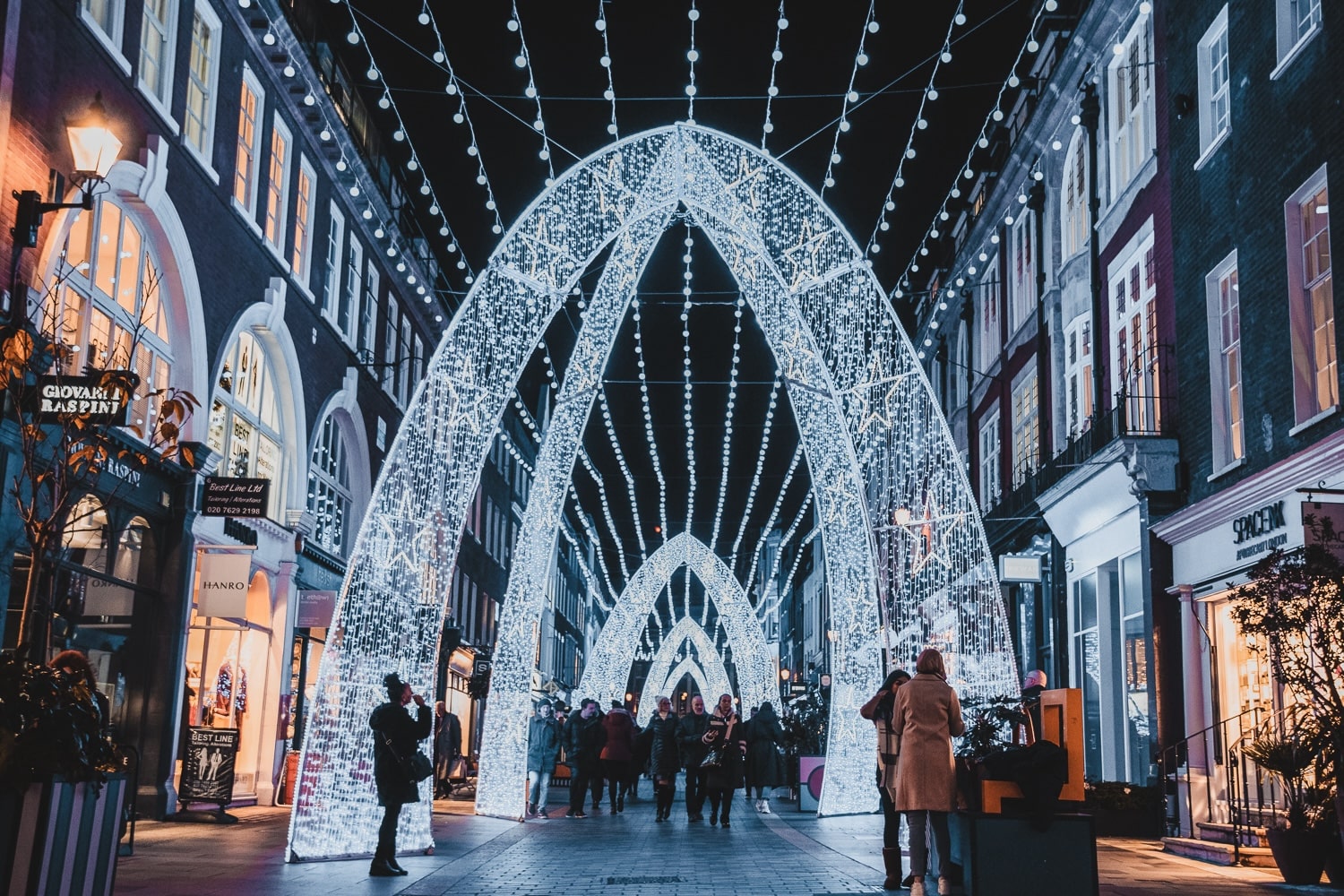 South Molton Street: from its fascinating history to cosy cafes